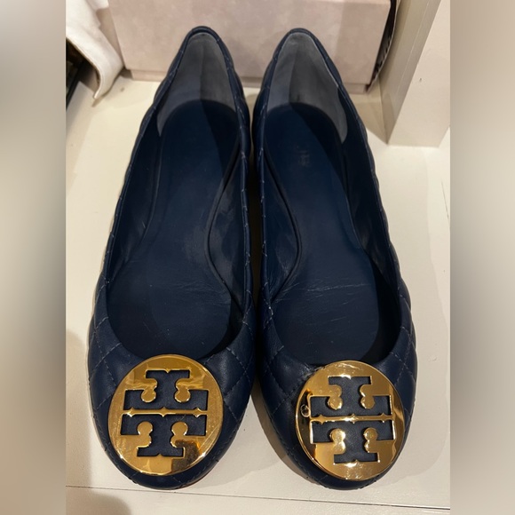 Tory Burch | Shoes | Tory Burch Navy Blue Flats With Gold Logo Quilted ...